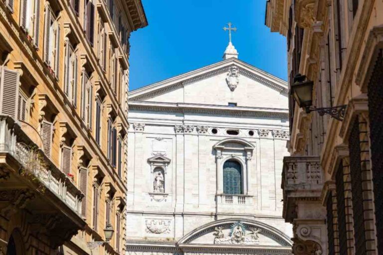 In questa chiesa italiana potrai vivere un’esperienza unica: assistere ...